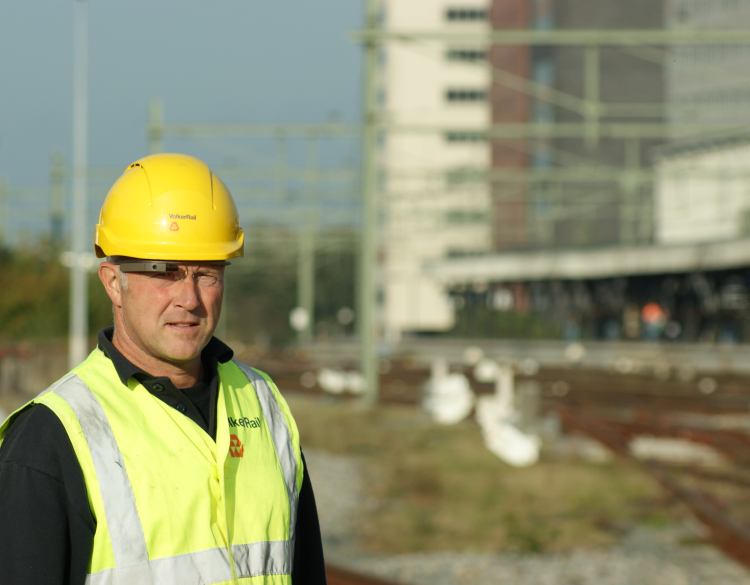 Storingsmonteur met 'slimme bril' | VolkerRail